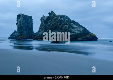 Bandon Beach in Southern Oregon Stock Photo - Alamy