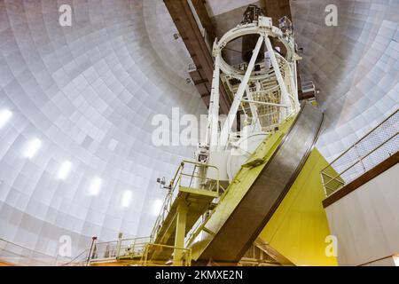 Anglo-Australian Telescope (AAT) equatorially mounted telescope ...