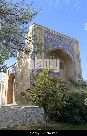 Kaffal Shashi Mausoleum, Hazrat Imam Square, Old City, Tashkent ...