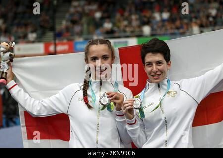 Sophie Unwin of England along with her pilot Georgia Holt in the women ...