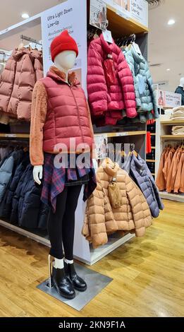 BANGKOK, THAILAND - NOVEMBER 8, 2022 : Front of Uniqlo store. Luxury ...
