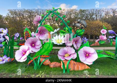 Display of giant artificial plants and insects in the Jardin des ...