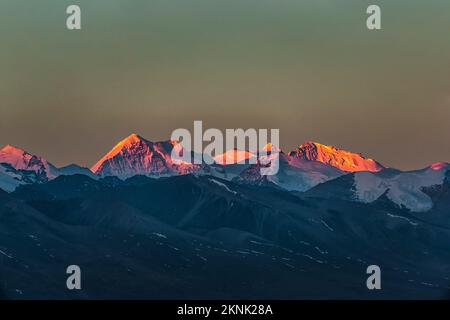 The snowy mountains of the Himalayas in Dingri County, Xigaze, Tibet ...