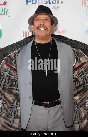 HOLLYWOOD, CA - NOVEMBER 27: Danny Trejo, Santa Clause at 90th ...