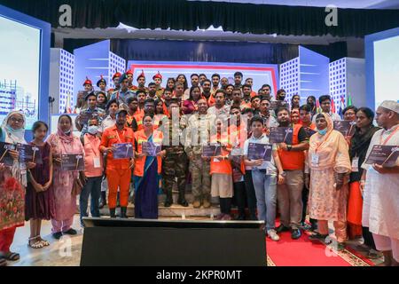 Maj. Gen. Reginald Neal of United States Army Pacific Command exchanges ...