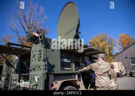 A Phoenix Tactical Satellite Terminal Stock Photo - Alamy
