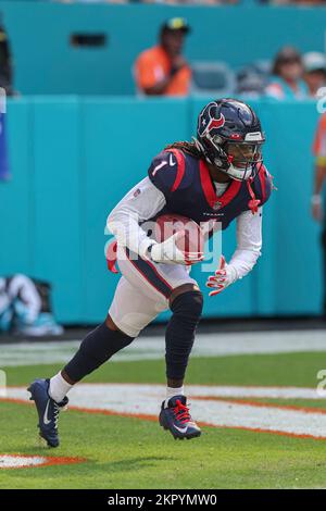 Houston Texans cornerback Tremon Smith (11) runs against the Kansas ...