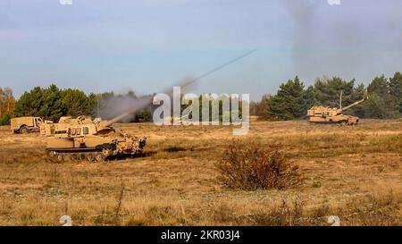 Torun, Poland. 3rd Nov, 2022. U.S. Soldiers assigned to 2nd Platoon ...