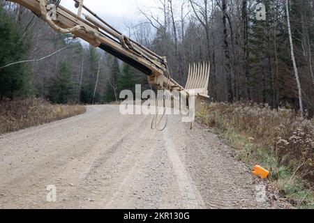 Soldiers of Bravo Company, 572nd Brigade Engineer Battalion, 86th ...