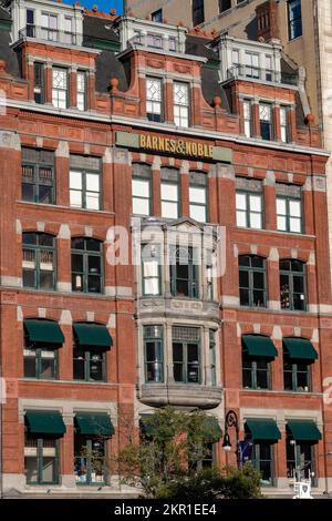 The Century Building at 33 East 17th Street between Park Avenue South ...