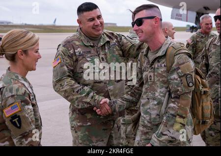 Soldiers in the 3631st Signal Company, 111th Sustainment Brigade, and ...