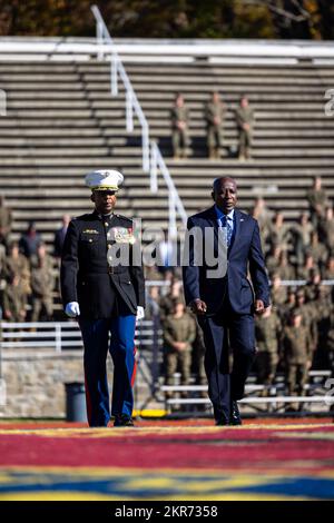 Sgt. Maj. Of the Marine Corps Carlton Kent, left, and Brig. Gen ...