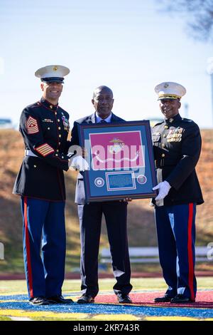 Sergeant Major of the Marine Corps Carlton Kent (second from right ...
