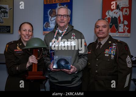U.S. Army Brig. Gen. Niave F. Knell, the 1st Infantry Division Deputy ...