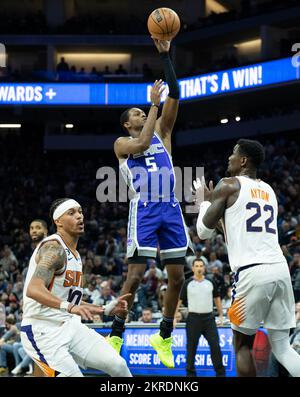 Sacramento, CA, USA. 28th Nov, 2022. Phoenix Suns guard Damion Lee (10 ...