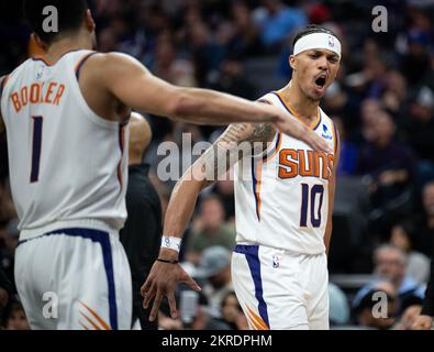 Phoenix Suns guard Damion Lee (10) in the second half of a preseason ...