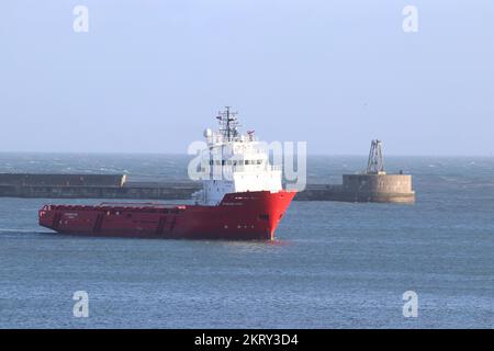 Oil supply boats in Peterhead Stock Photo - Alamy