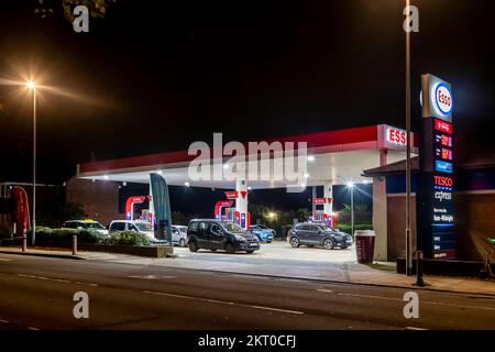 Busy ESSO garge and Tesco's, Wellingborough road, Northampton, England ...