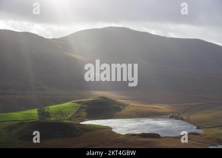 Beautiful sun beams over the North Cape cliff and the Arctic Ocean ...