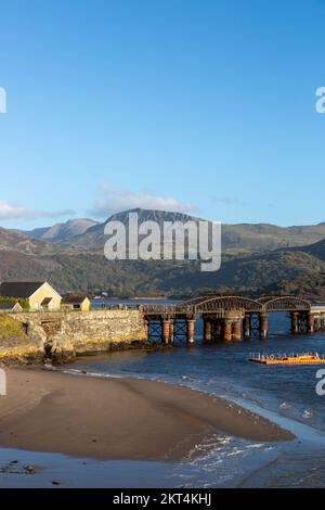 Bridge and Cader Idris , Cadair Idris, Barmouth, Wales Stock Photo - Alamy