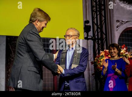 King Willem-Alexander and David Grossman at the presentation of the ...