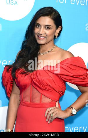 New York, New York, USA. 29/11/2022, Honoree Purvi Padia and husband ...