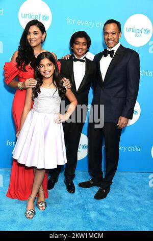 Honoree Purvi Padia and husband Harsh Padia attend the UNICEF Gala on ...