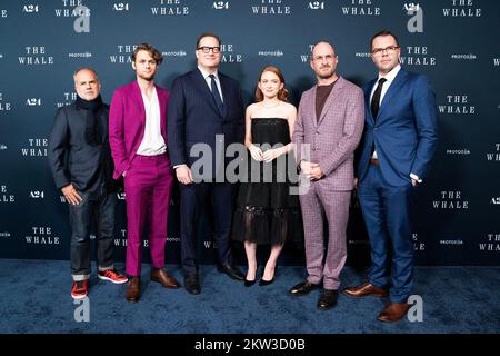 THE WHALE (2022) SADIE SINK DARREN ARONOFSKY (DIR) A24/MOVIESTORE ...