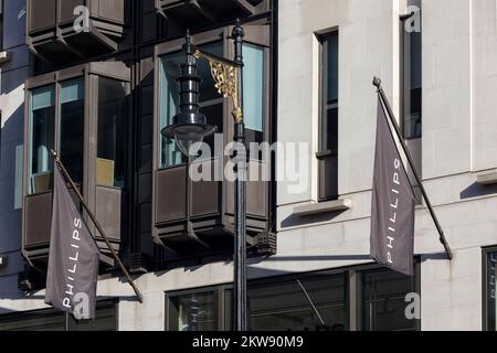 Phillips auction house in Berkeley Square, London Stock Photo - Alamy