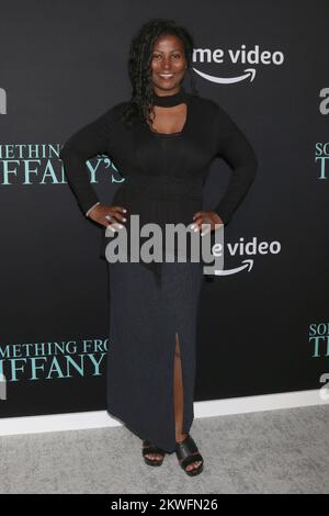 LOS ANGELES - NOV 29: Elle Downs at the Something From Tiffany's ...