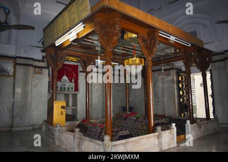 Hazrat Khwaja Hasan Khatib Chishty Rehmatullah Dargah, Mosque rear view ...