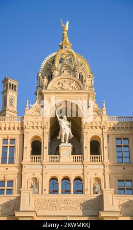 Schweriner Schloß mit Reiterstandbild Obotritenfürst Niklot, Landtag ...