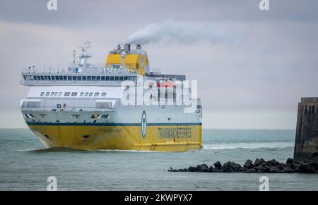 Transmanche Ferries Newhaven/Dieppe ferry docked at Newhaven East ...