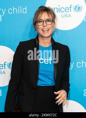 Tea Leoni attends the UNICEF Gala on November 29, 2022 at The ...
