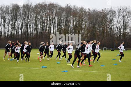 Munich, Germany. 30th Nov, 2022. Sydney Lohmann of the FC Bayern Munich ...