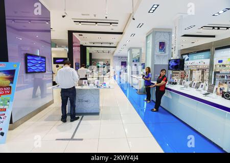 DUBAI - OCTOBER 15: gadgets and electronics devices shop in the Dubai ...