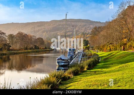 Caledonian Canal Dochgarroch Inverness autumnal colours in the trees ...