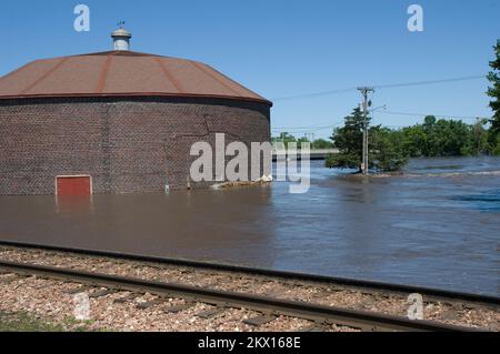 011061008 Iowa Floods.. Photographs Relating to Disasters and Emergency ...