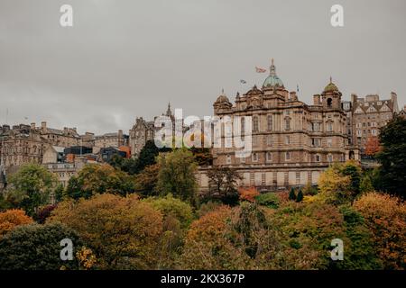Edinburgh Scotland: 19th Oct 2022: Edinburgh City skyline in Autumn ...