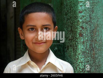 Pakistan, Khyber Pakhtunkhwa, Peshawar, Young Pathan boy Stock Photo ...