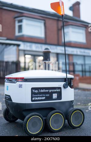 Food delivery robot UK. CoOp food delivery robot in Cambridge UK ...