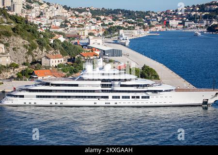 Lurssen's all-new 140-meter-long yacht Scheherezade sailed into the ...