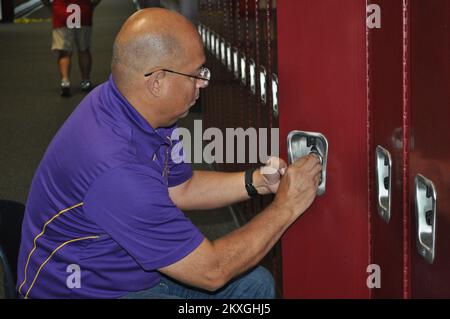 Repairs. Missouri Severe Storms, Tornadoes, And Flooding. Photographs ...