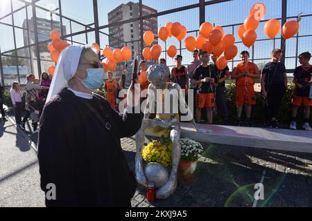 Citizens gathered at Drazen Petrovic monument, Croatian basketball ...