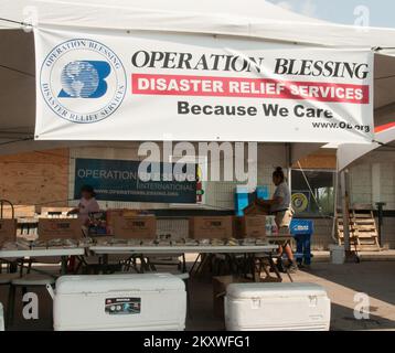 Volunteers are assisting hurricane suvivors. Louisiana Hurricane Isaac ...