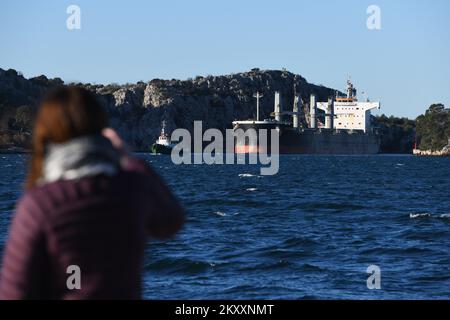 The cargo ship "ASL FORTUNE" sailed through the Channel of St. Ante in ...