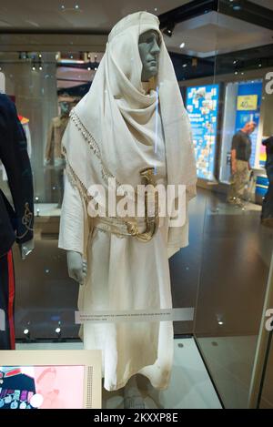 Silk robe worn by Lawrence of Arabia, 1916 Stock Photo - Alamy