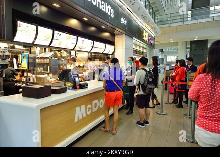 HONG KONG - SEPTEMBER 09, 2015: Emirates check-in counter design ...