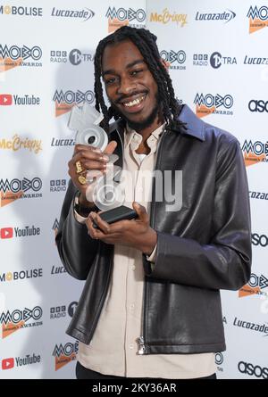 Knucks wins Album Of The Year with 'ALPHA PLACE at the Mobo Awards 2022 ...