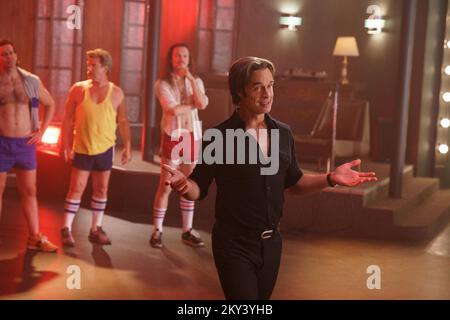 WELCOME TO CHIPPENDALES, Murray Bartlett as Nick De Noia, Four Geniuses ...